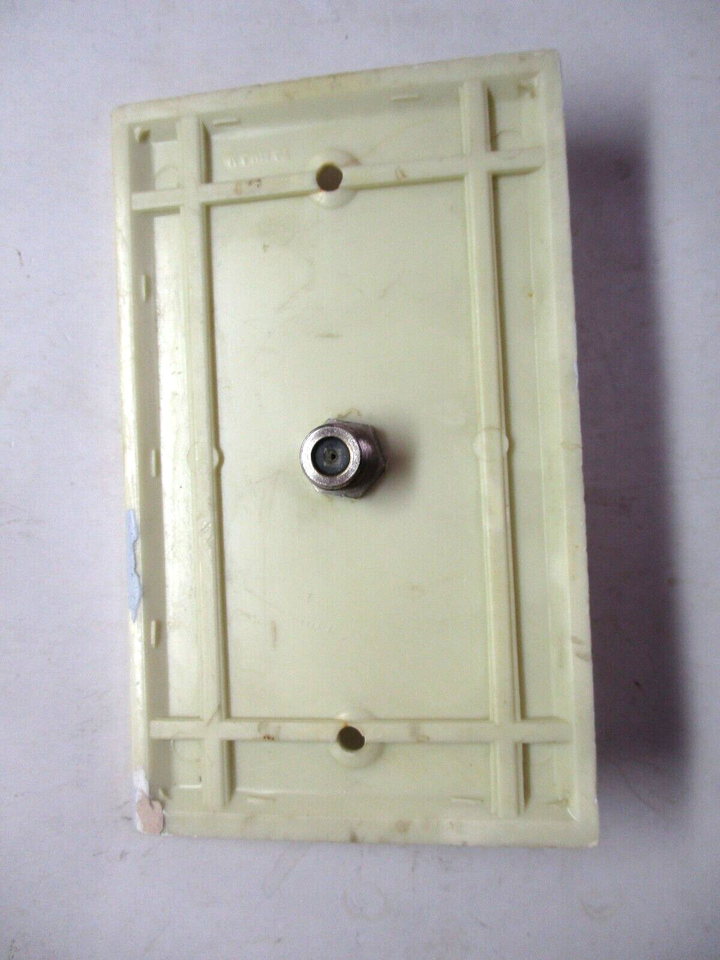 Ribbed Lines Ivory Beige Bakelite Taiwan Coaxial TV Wall Box Cover ...