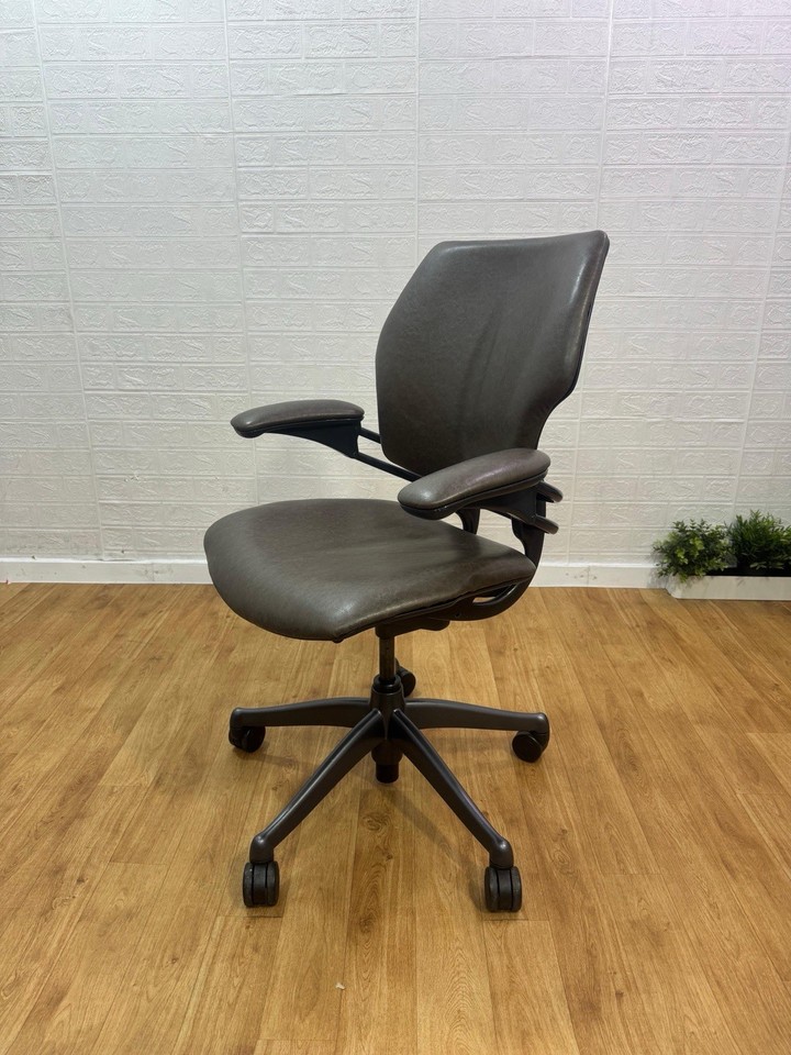 Humanscale Freedom Office Chair In Grey Smokey Finish - UK DELIVERY ...