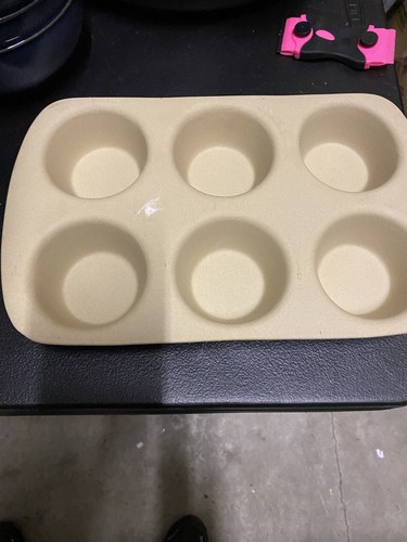 The Pampered Chef Stoneware Family Heritage Collection 6 Cup Muffin Pan ...