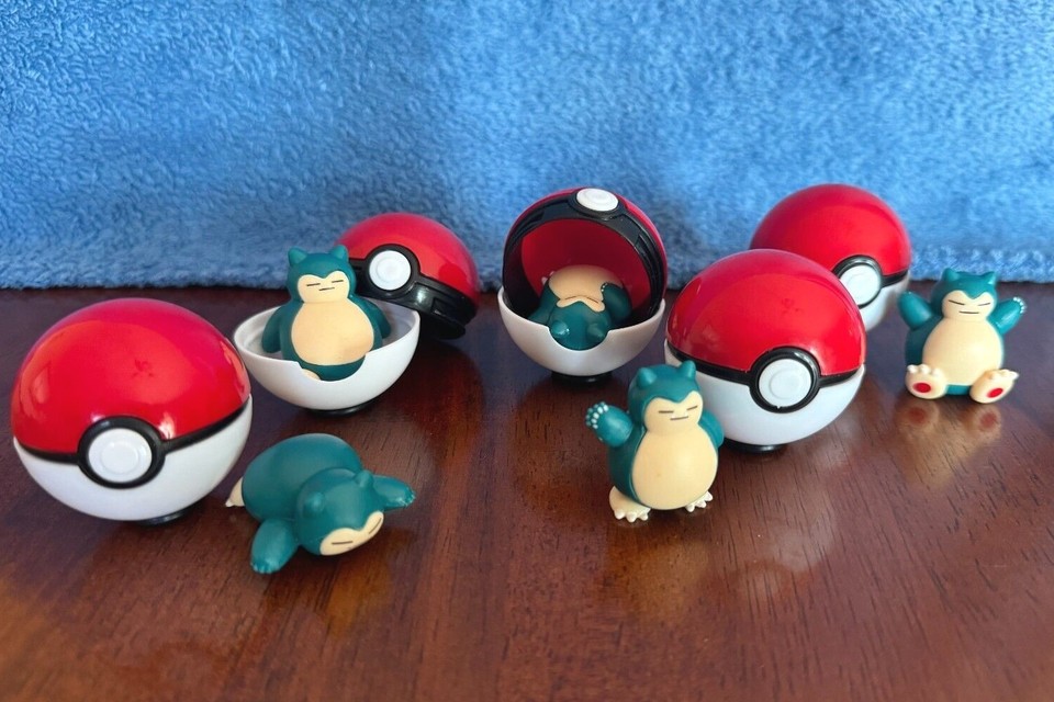 Pokemon Snorlax Set -- Cute Snorlax Figures in Their Own Pokeball ...