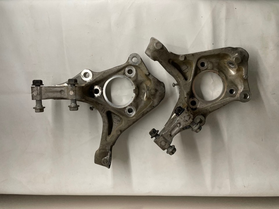 Оригинальный поворотный кулак GM LH+RH 84210076 84210077 | eBay