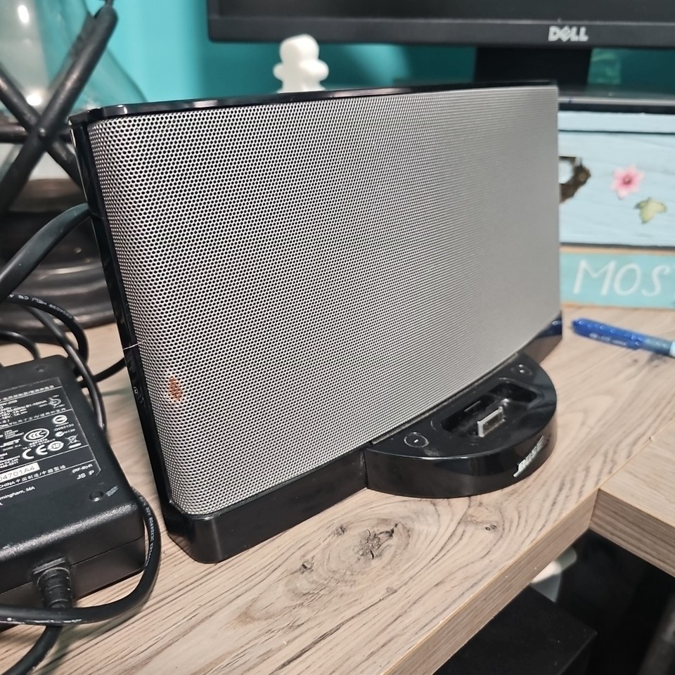 Bose SoundDock Series II Portable Digital Music System w/Power Adapter ...