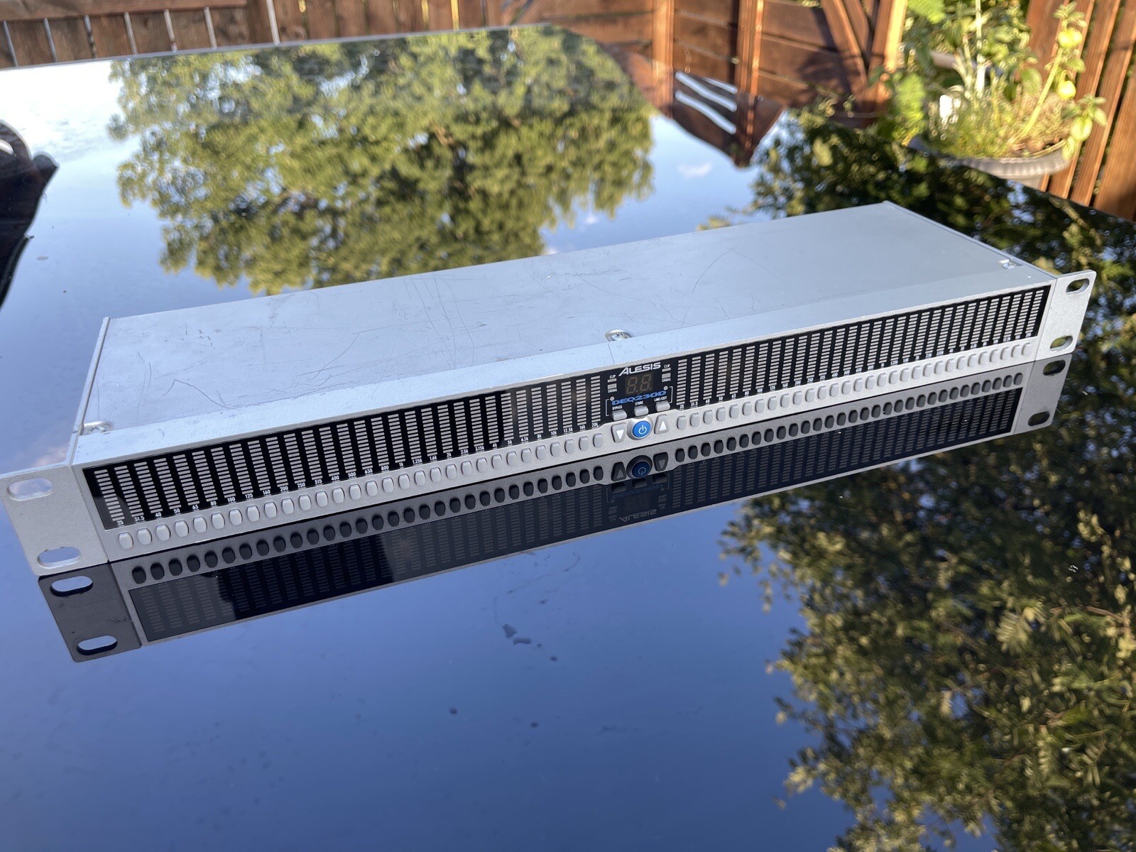 Alesis DEQ 230D DEQ230D 2channel equalizer, real-time-analyzer MIDI EQ ...