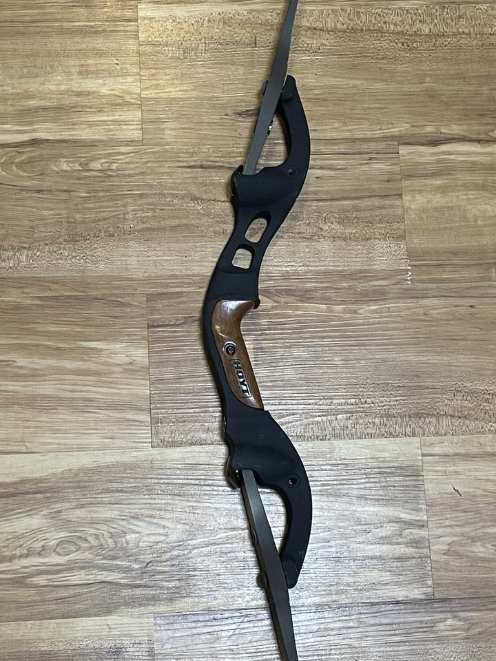 Hoyt Buffalo Recurve Bow Clone Traditional Hunting RH &Hoyt 38 Lb ...