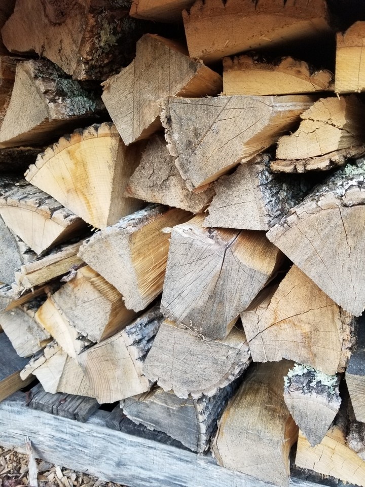Seasoned and Split Hardwood Firewood - Mixed Ash, Oak, Maple, Poplar ...