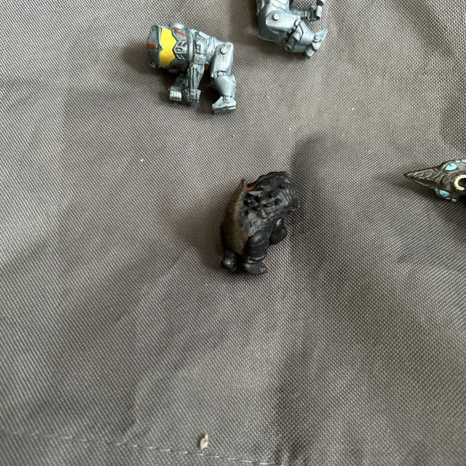 Pacific Rim Scaler Danger X 2 Knifehead & A Godzilla Neca Wire Hangers ...