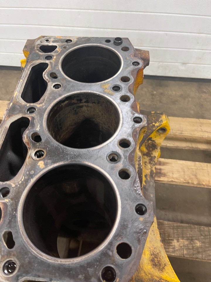 Ford 231 Gas Tractor Engine Block D5NN6015F 3000 | eBay