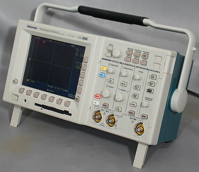 Tektronix TDS3012B 100 MHz 2-Ch Digital Phospor Oscilloscope w/TDS3TRG ...