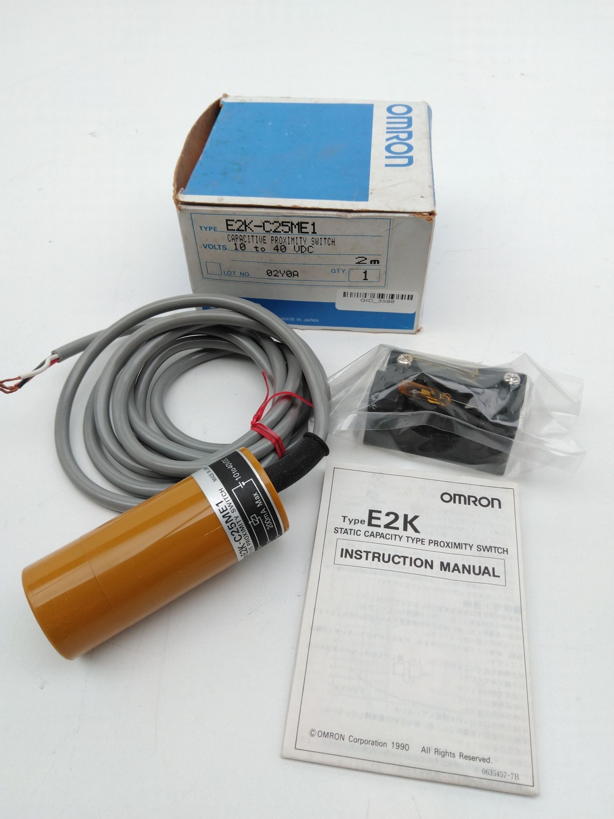 Omron E2K-C25ME1 Capacitive Proximity Switch, 10-40VDC, 2m | eBay