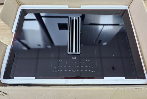 AEG ComboHob CCE84751FB 83cm #13630 & AEG AWUS052B5B Wine Cooler #12610 ...