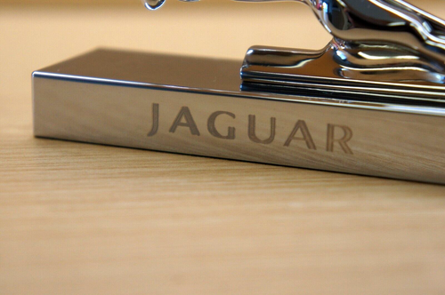 NIB Genuine Jaguar Leaper Silver Metal Desktop Pylon Display Stand ...