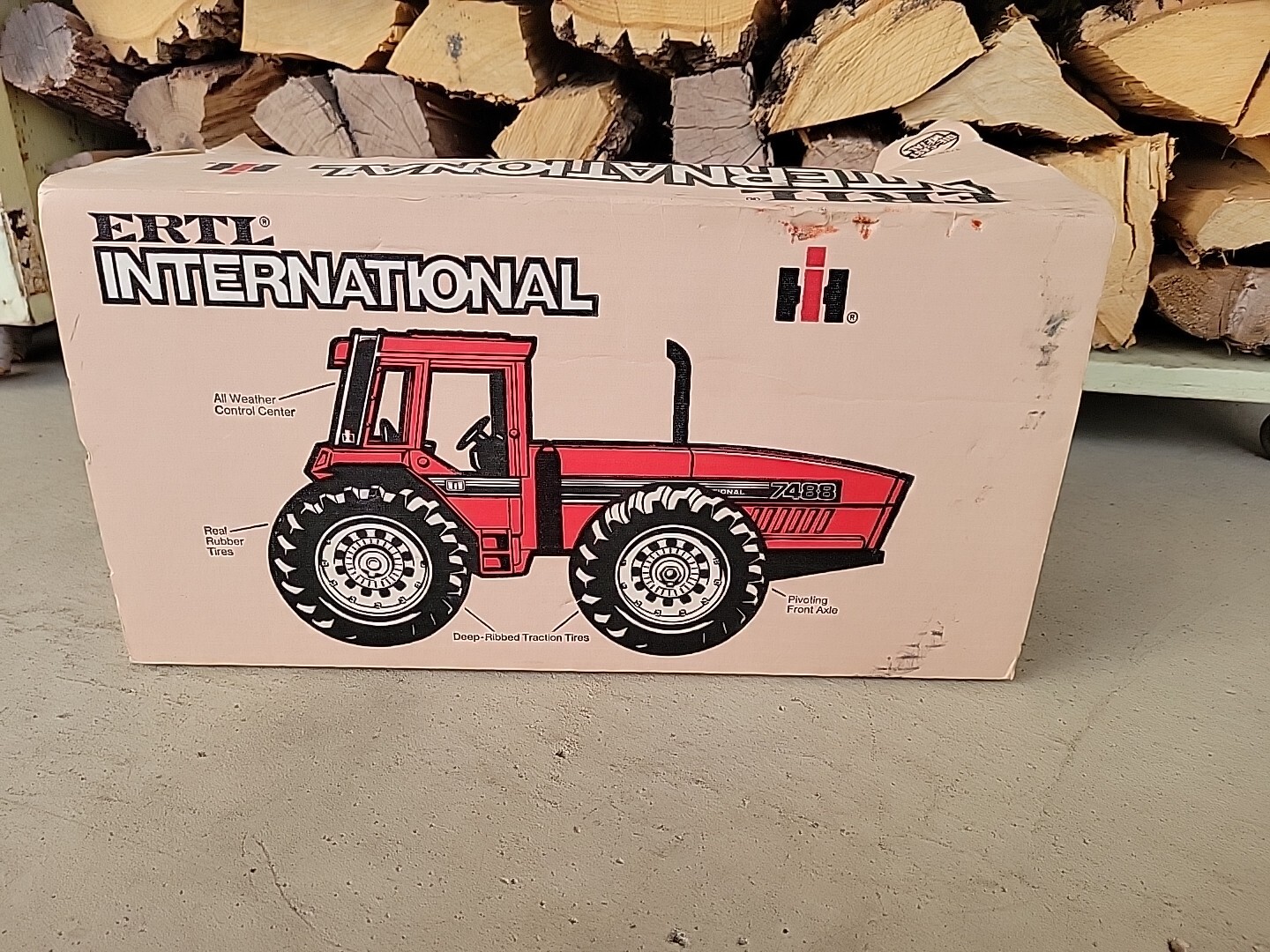 ERTL International Harvester IH 7488 2+2 Anteater 1/16 Scale USA ...