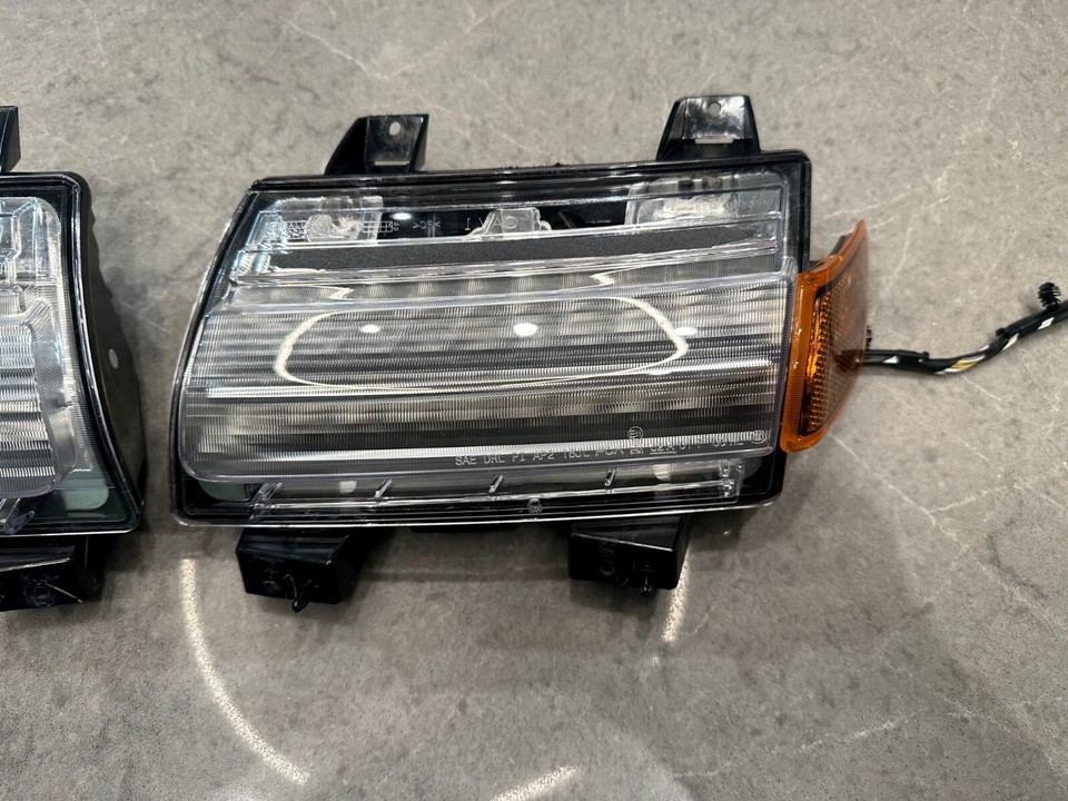 2018-2024 Wrangler JL Factory LED Fender DRL Park Turn OEM 55112885AG ...