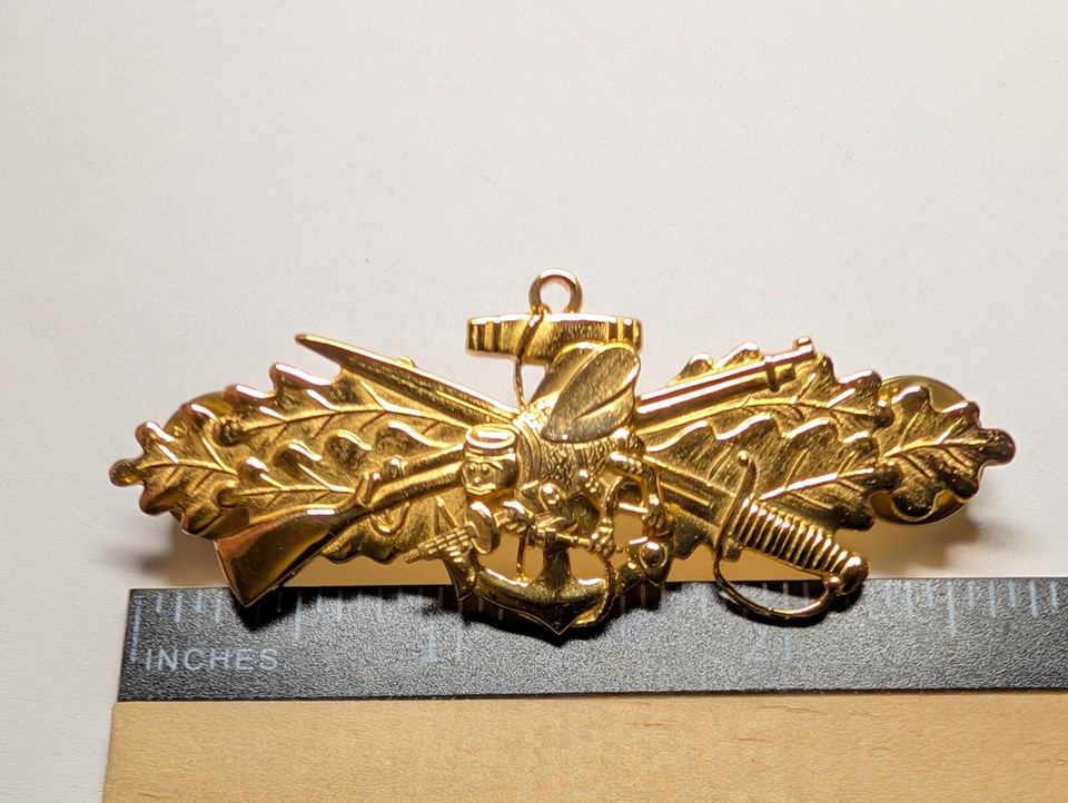 LOT MILITARY BADGES PINS COAST GUARD COMMANDER BADGE PIN & MORE | eBay
