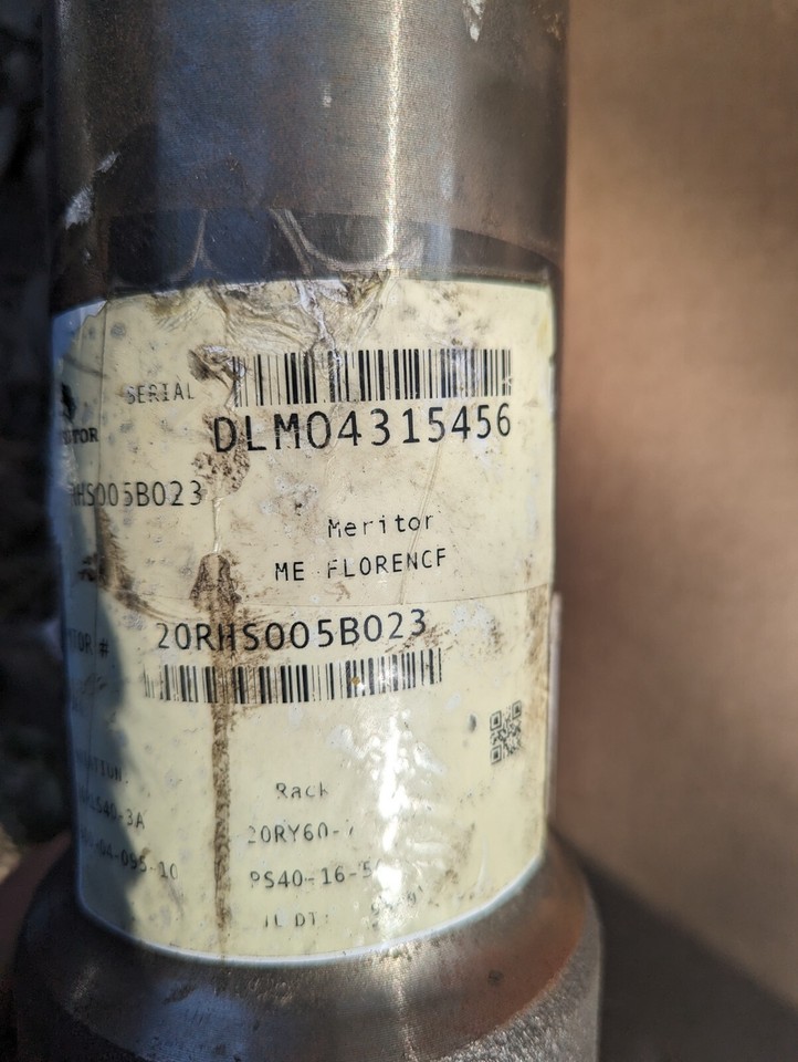 New OEM Meritor 20RHS005B023 20RPL Driveline Driveshaft Assembly (GUC ...