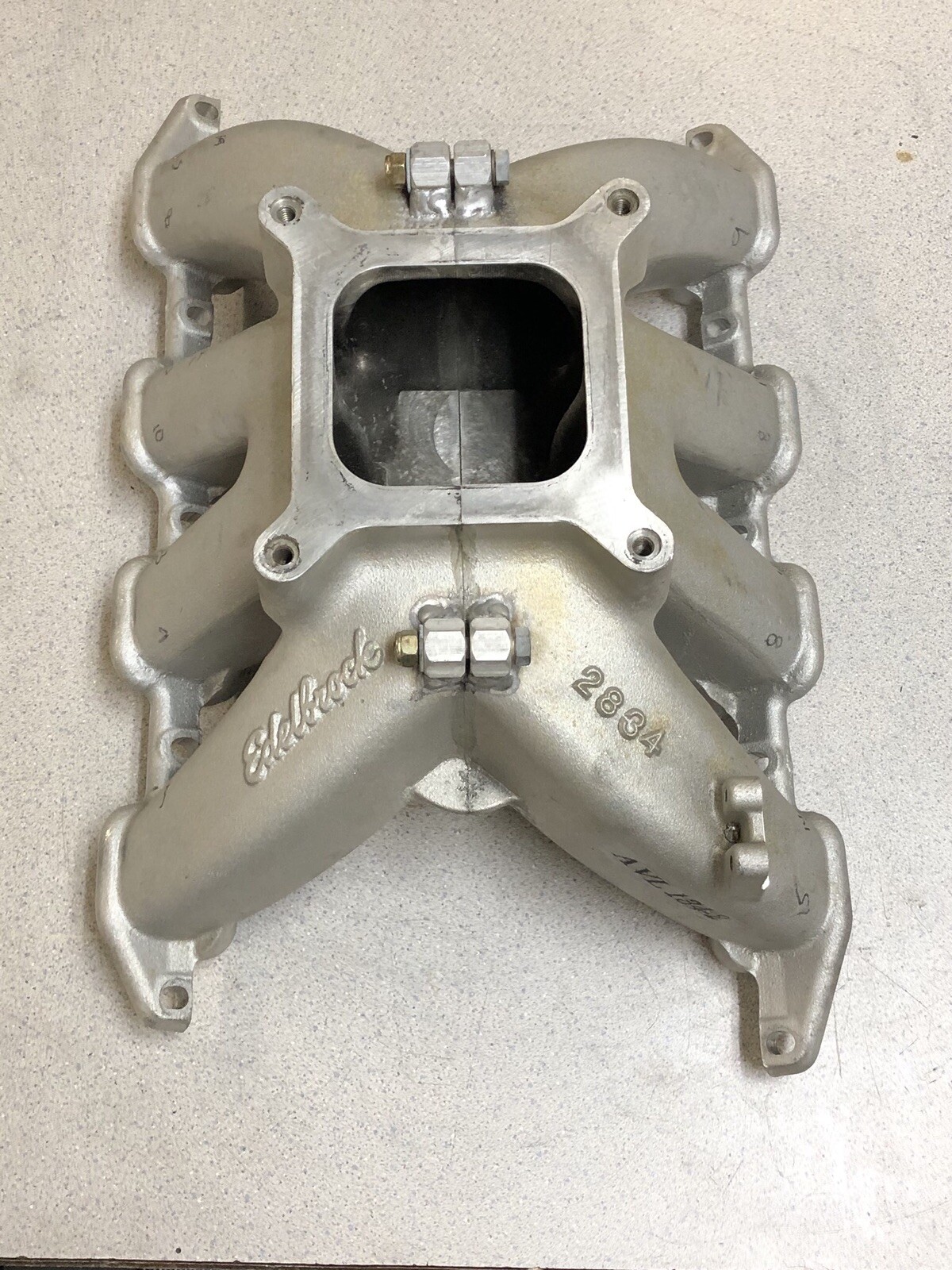 Nascar Edelbrock Chevy R07 Ported Intake Manifold 2834 | eBay