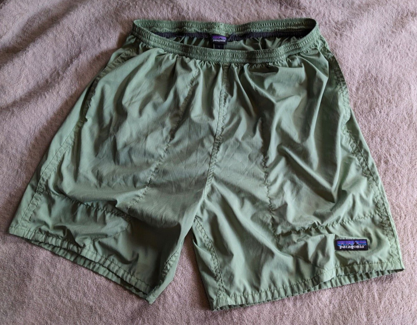 PATAGONIA Worn Wear Solid Green Baggies 7" Shorts Men… - Gem