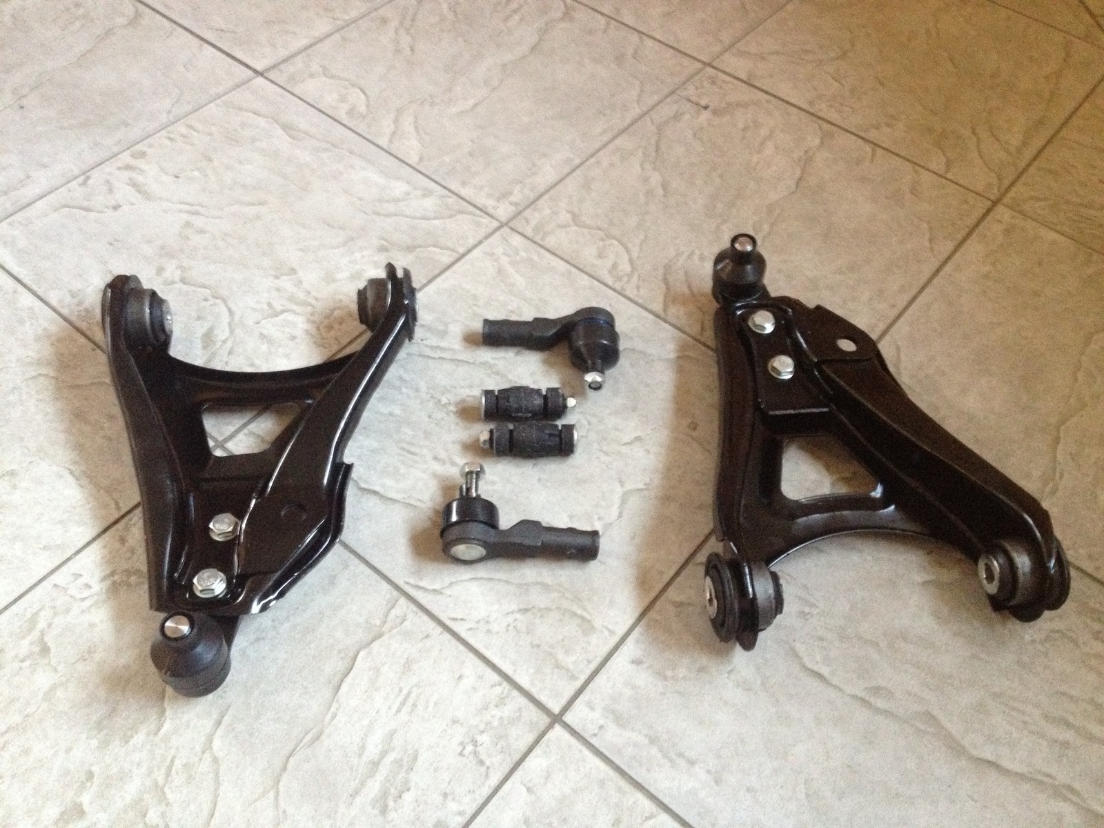 RENAULT CLIO 98-04 TWO FRONT LOWER WISHBONE ARMS 2 LINKS & TWO TRACK ...