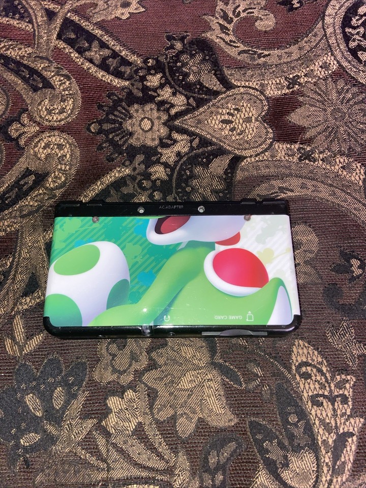 New Nintendo 3ds Black With Yoshi Plates 128 GB REGION FREE (Read Desc ...