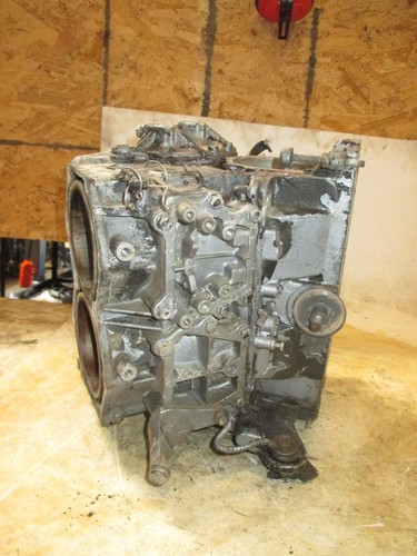 Johnson 90 degree 90-115hp 2 stroke outboard crankcase block | eBay