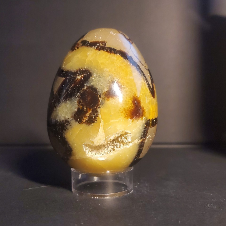 Natural Crystal Carvings -Eggs- Flames -Bowls- Moons -Skulls- Price ...
