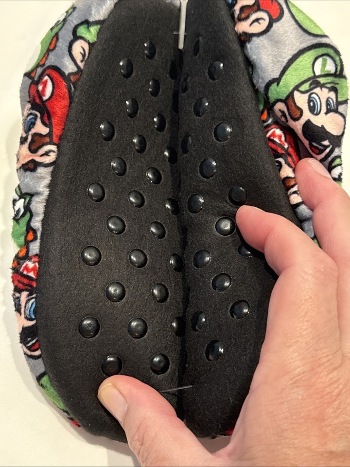 SUPER MARIO, LUIGI & YOSHI Fuzzy Babba YOUTH Slipper Socks Sz. S/M (8 ...