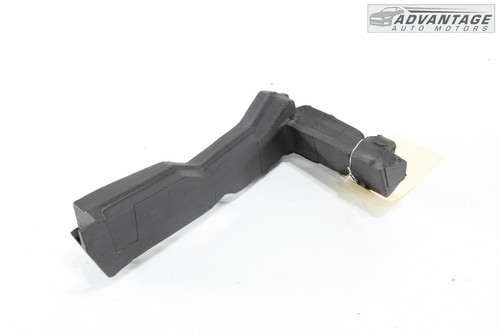 2009-2016 AUDI A4 B8 FRONT RIGHT PASSENGER FENDER HOOD END INSULATOR ...