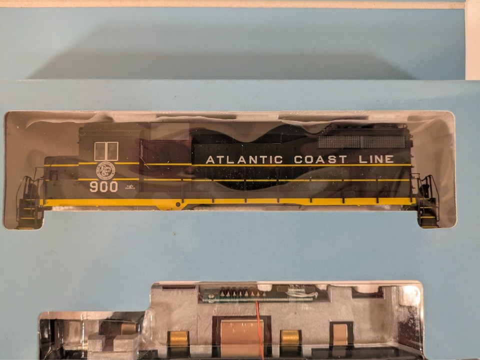 HO EMD GP30 Phase 2 ACL Atlantic Coast Line #900 DCC Ready NIB NOS ...