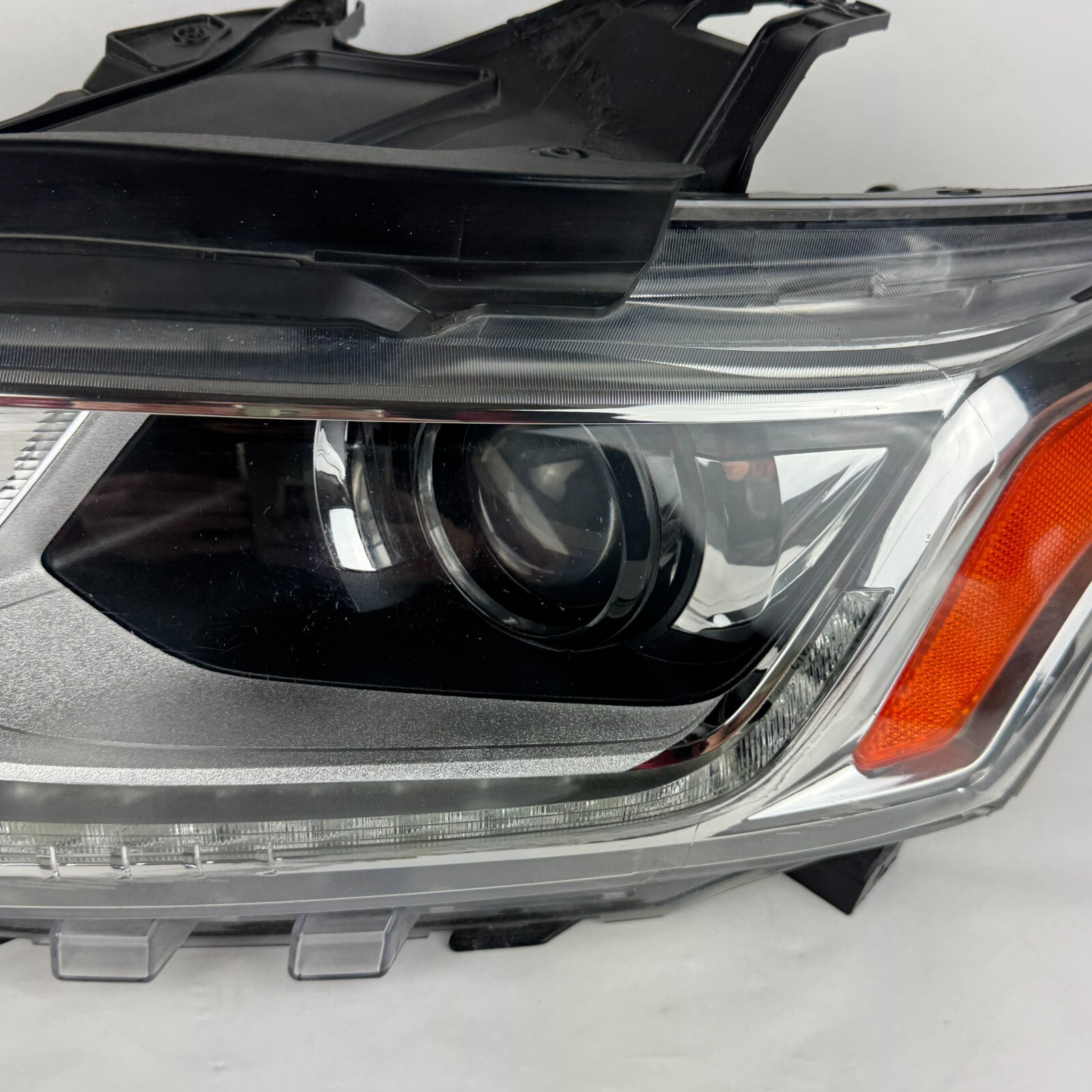 OEM GM 2018 2019 2020 2021 Chevrolet Traverse Left HID Xenon Headlight ...