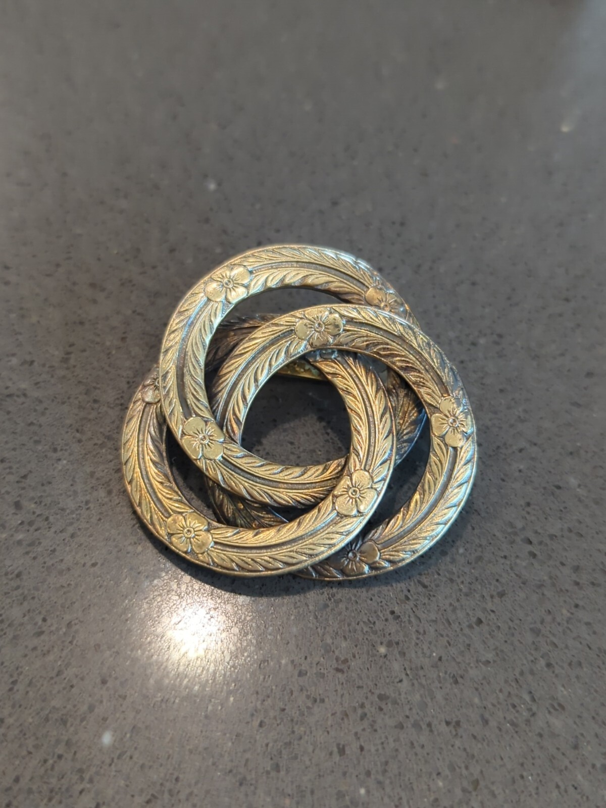 ANTIQUE VICTORIAN INTERLOCKING CIRCLE PIN BRASS ESTAT… - Gem