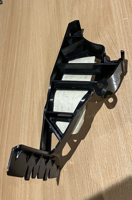MERCEDES-BENZ GLA X156 REAR LEFT BUMPER LOWER BRACKET A1568853300 ...