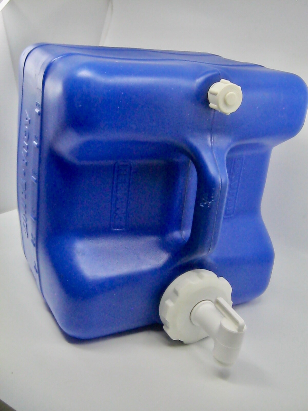 Aqua-Tainer 4 Gal/15 Liter Water Container Handle Spigot With On/Off ...