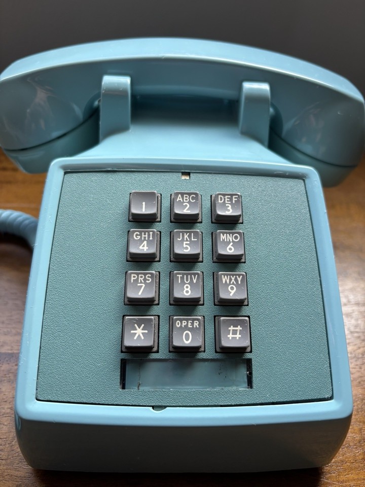 Vintage 1970s WESTERN ELECTRIC 2500DM BLUE Push Button Touch Tone Desk ...