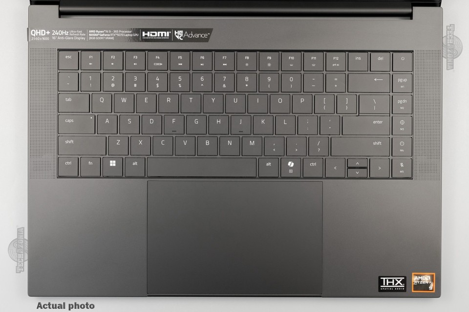 Razer Blade 16″ OLED 240Hz Gaming Laptop 32GB RAM RTX 5070 2TB SSD ...