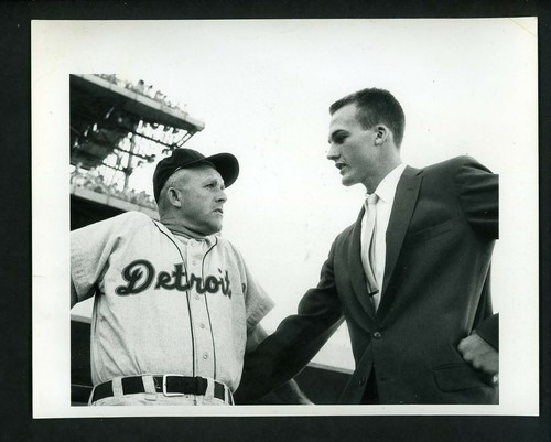 Jack Tighe & George Thomas 1957 Type 1 Press Photo Detroit Tigers | eBay