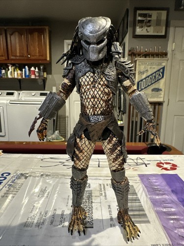 NECA 2012 Predator 2 Scout Predator Action Figure Toys R Us Exclusive ...