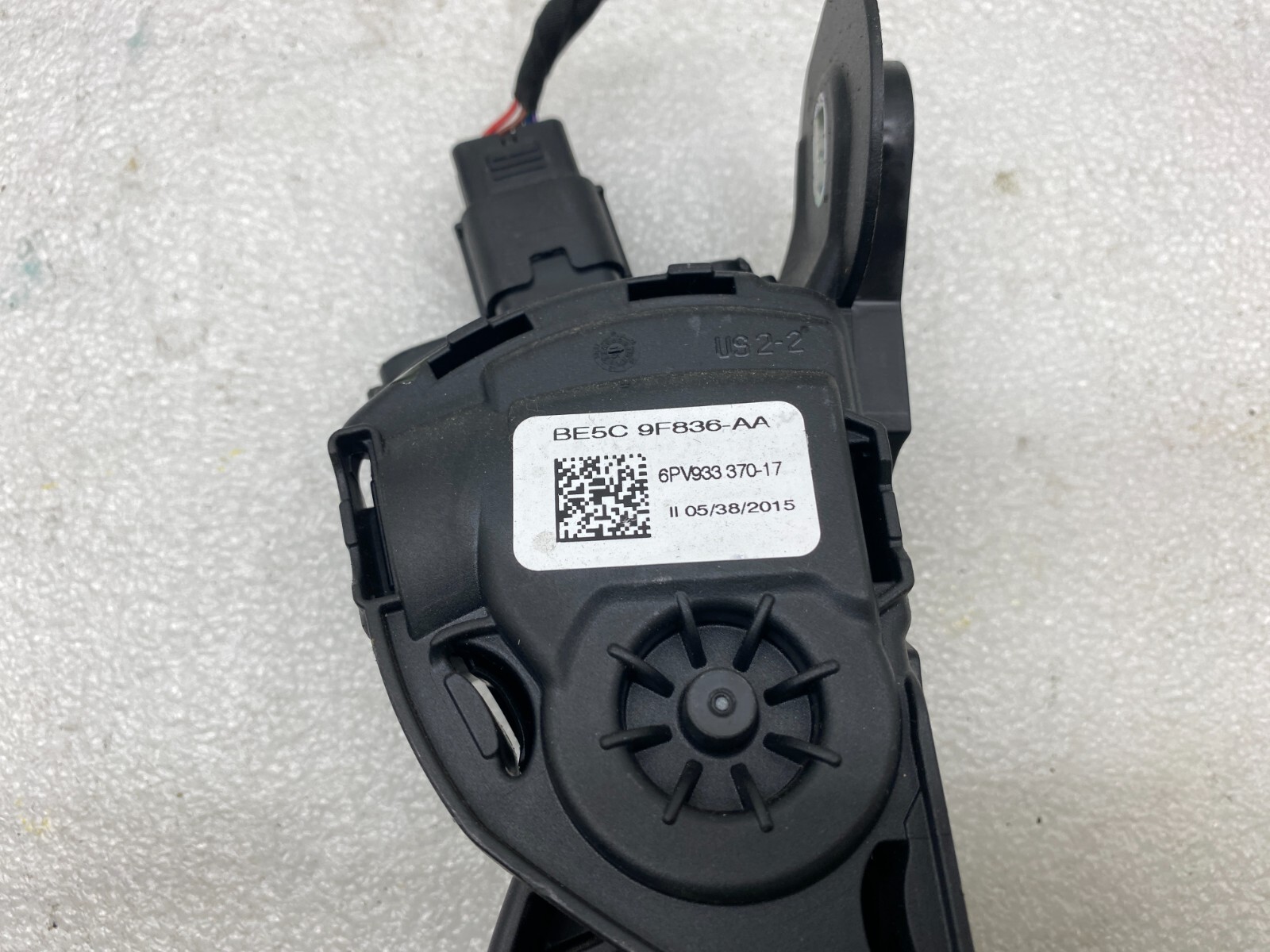 2012-2015 Tesla Model S MS Accelerator Throttle Pedal Assembly BE5C ...