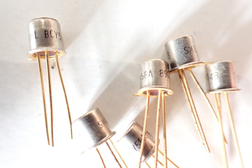 SEMELAB BCY58A X2 PER SALE 32V Bipolar NPN TRANSISTOR T018 GOLD LEADS ...