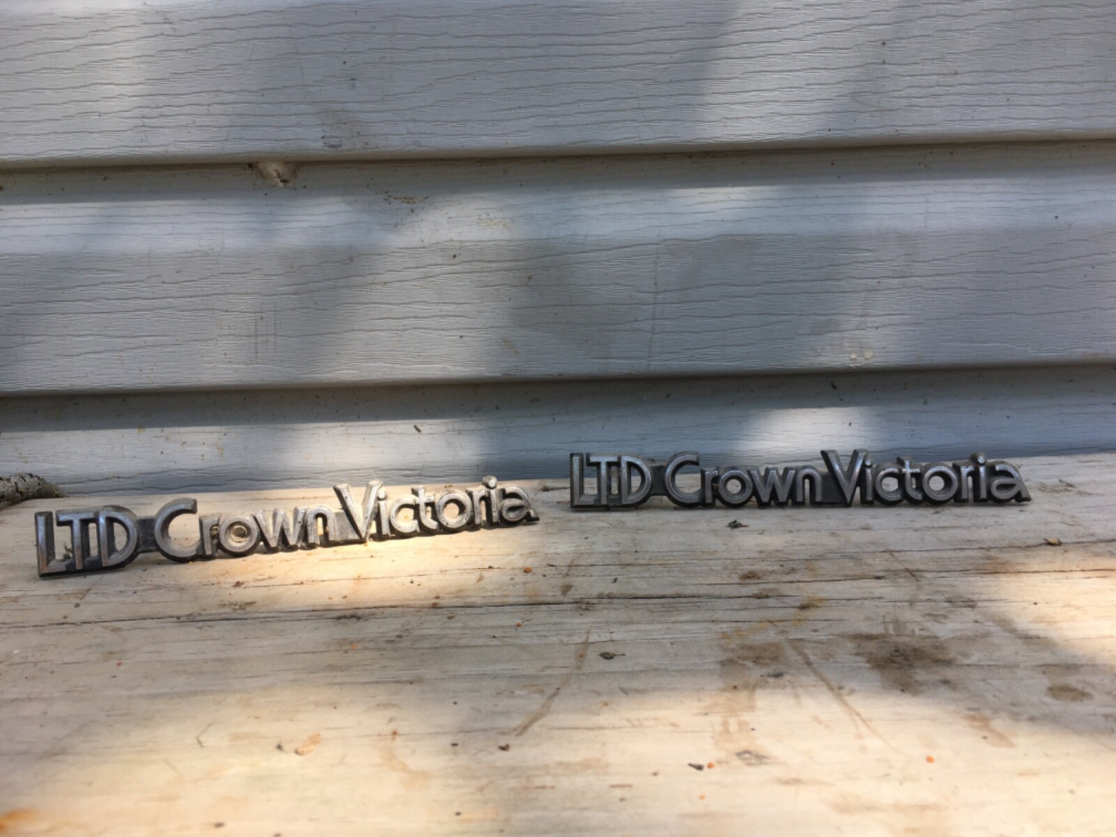 Vtg LTD Crown Victoria Vic Emblem Set Pair Trim Lot Part Ford E8AM ...