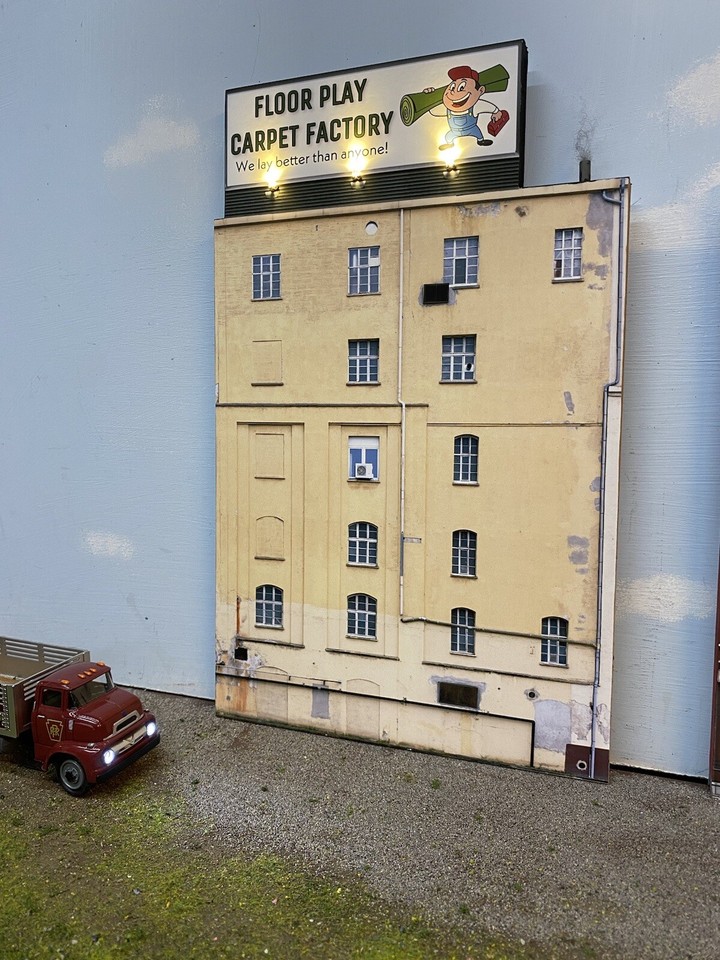 HO Scale CARPET FACTORY - Building Flat/ front w/LED - scratch built 1: ...
