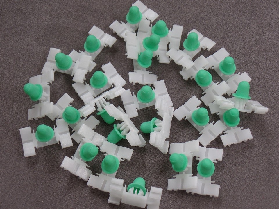 20x ZIERLEISTEN KLAMMER SEITENLEISTE CLIPS FÜR BMW E36 E46 51131960054 ...