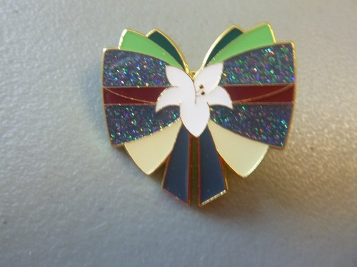 Disney Loungefly Pin - Disney Princess Glitter Bow - Mulan | eBay