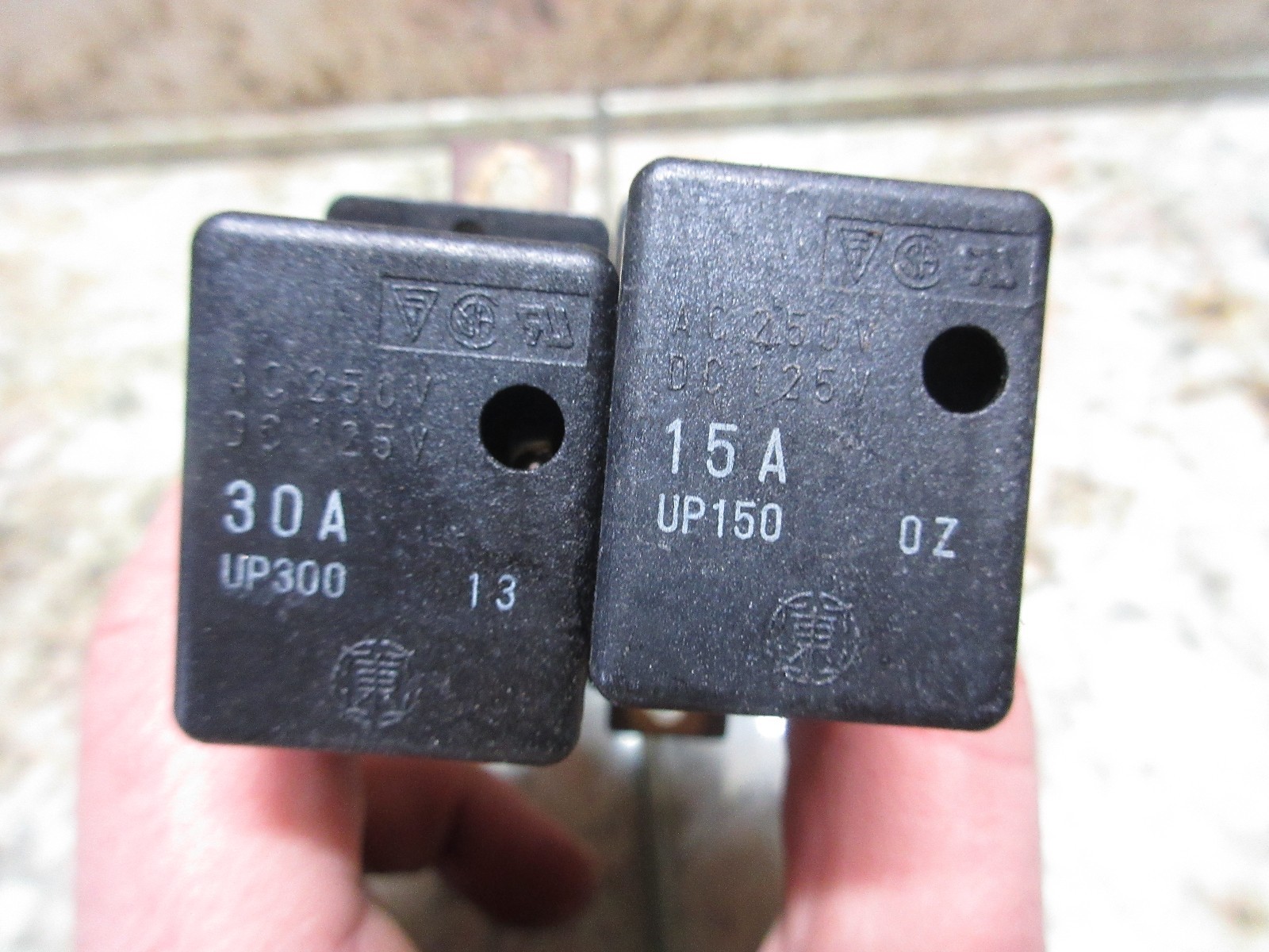 TONGIL SAEILO CONTACTOR AC250V AC125V 30A UP300 UP150 15A 30A CNC FUSE LOT | eBay Australia