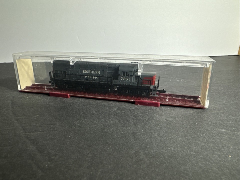 N-scale Alco C420 Southern Pacific Locomotive 7251 #46 | eBay