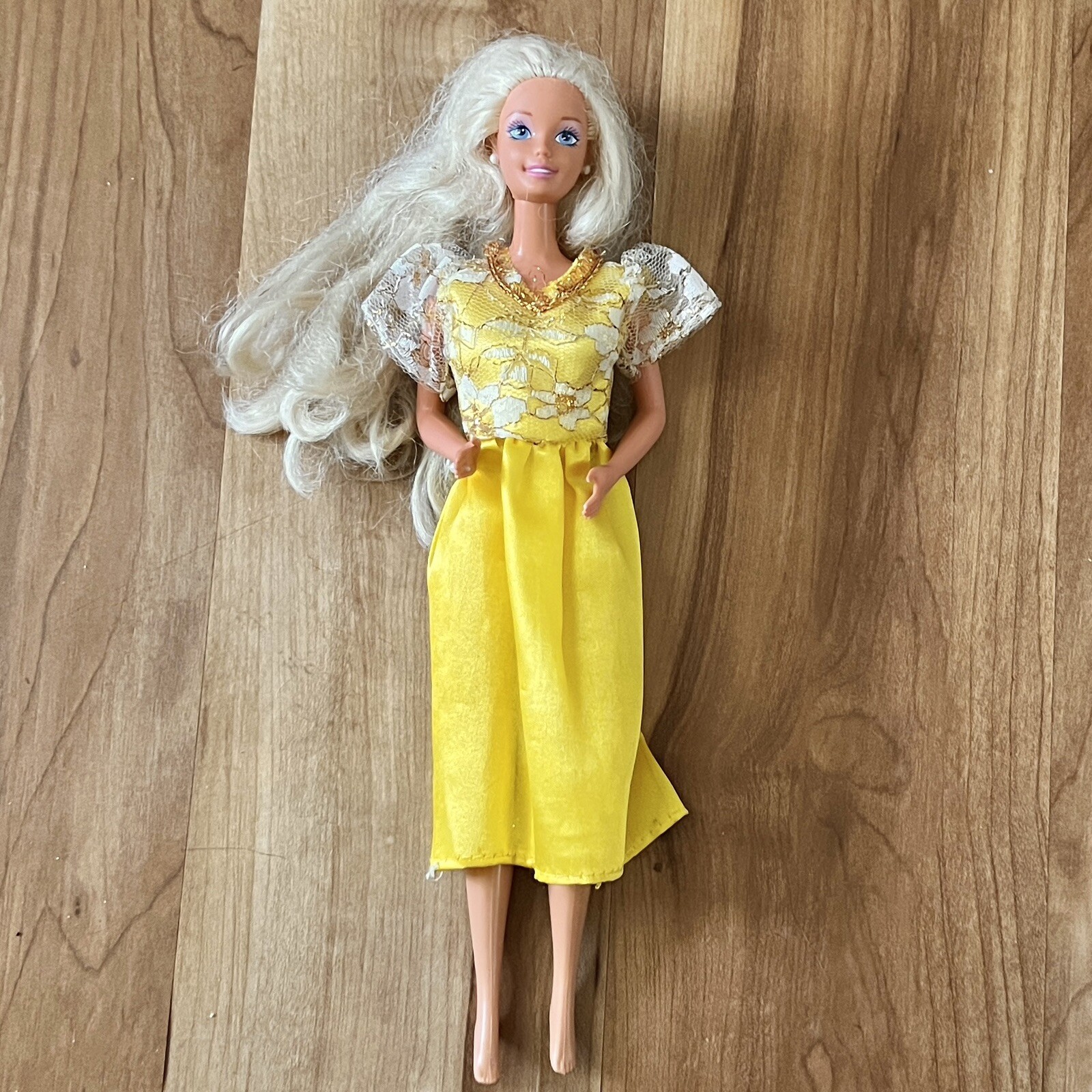 Vintage Barbie Doll Mattel 1966 Licensed 1976 Moveable Body Twist Ball ...