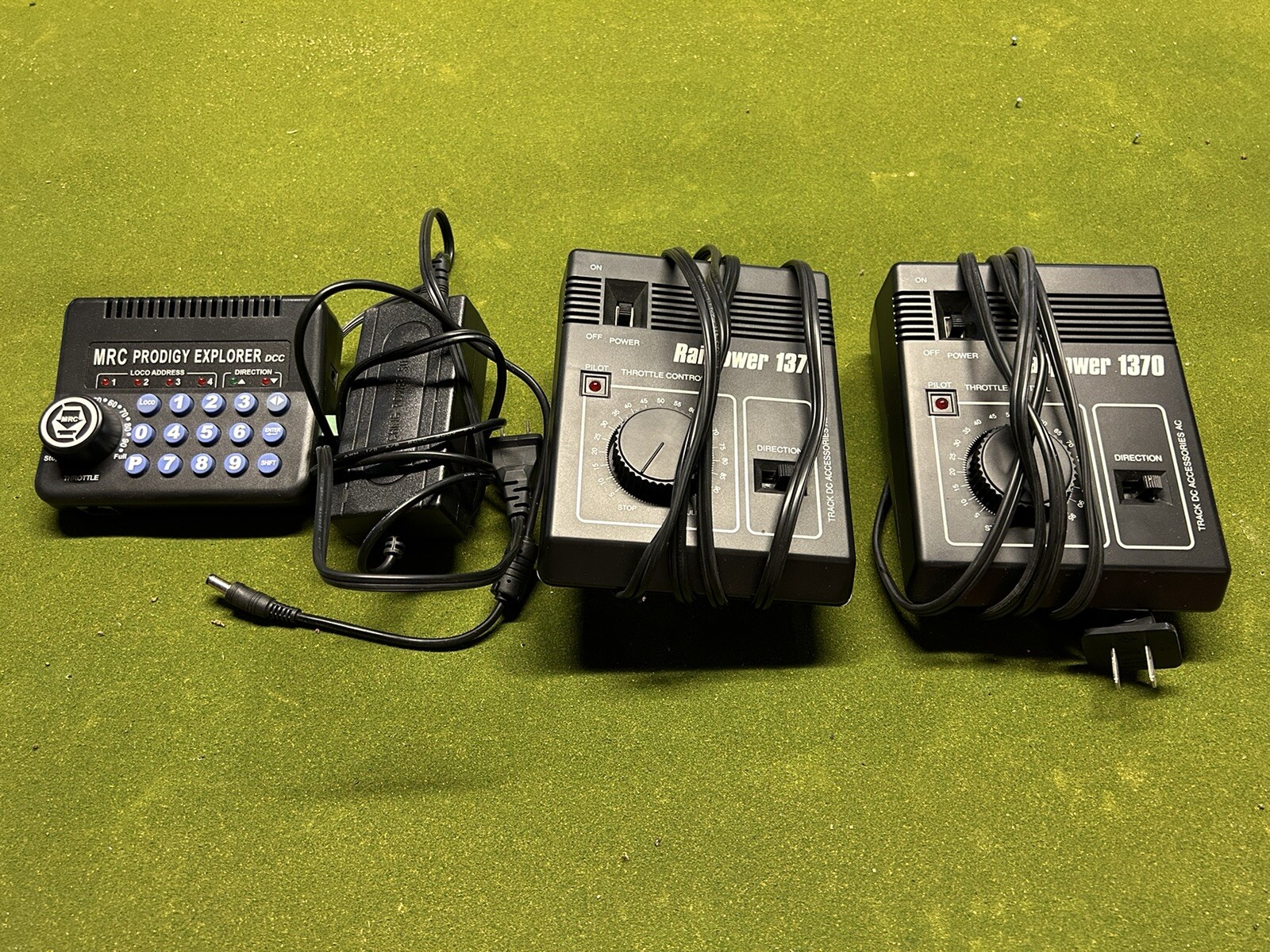 Ho/n Scale Controllers Railpower 1370 And MRC Prodigy | eBay