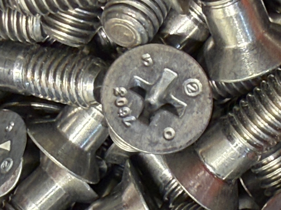 (10) 10-32 X .55" titanium Phillips Screw flush Head NAS7603U3 Close ...