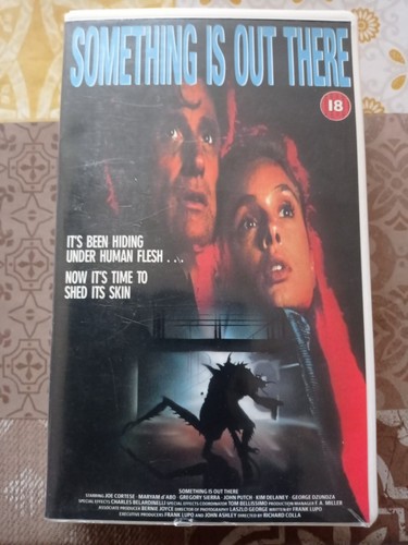 VHS Something Is Out There, le monstre évadés de l'espace Version Originale | eBay