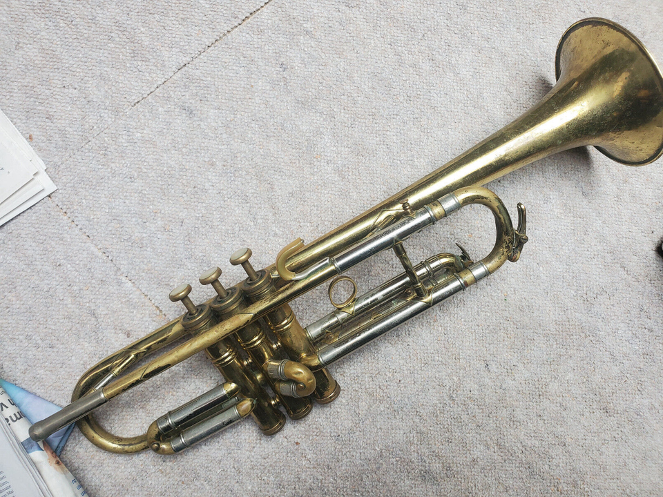 Vintage Bb trumpet, LP, "Besson Class A Academy" Needs repair! +nice ...