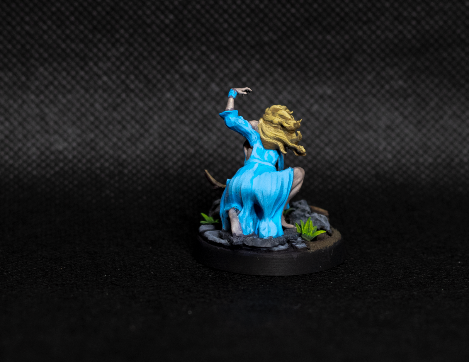 D&D 32mm Female Human Summoner (Casting Spell) – Hand-Painted – 16K | eBay